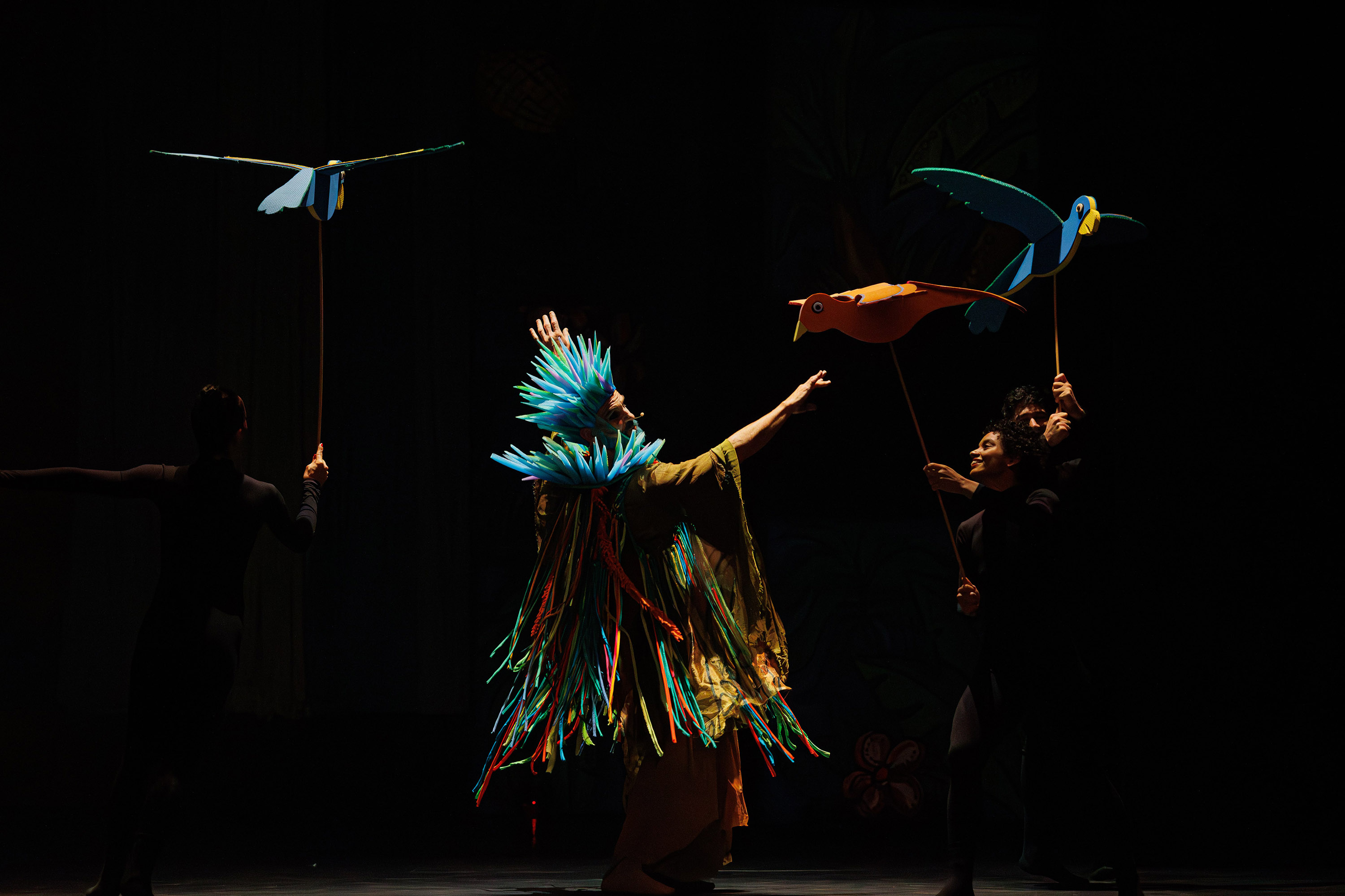 Espetáculo Lendas Brasileiras está de volta ao palco do Guairão neste ...